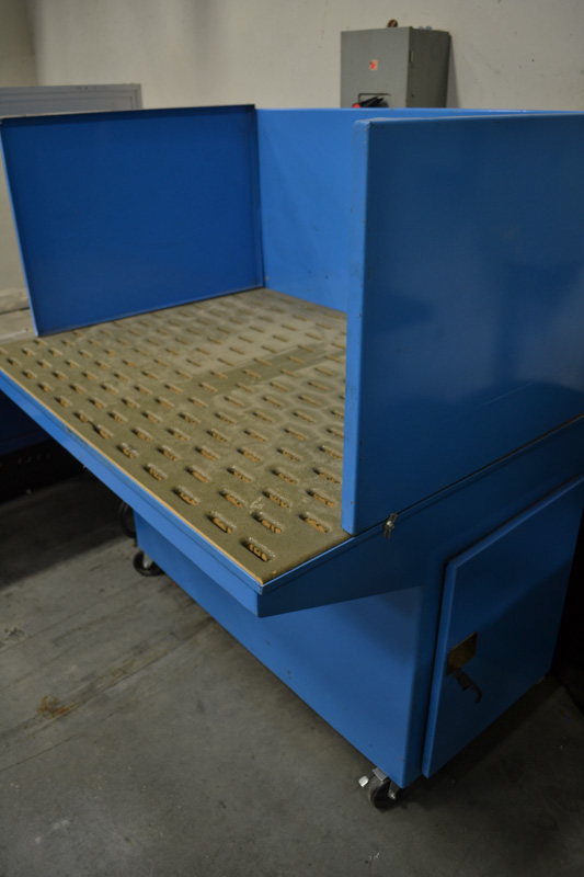Used Denray Sanding Downdraft Table Sit Down – Coast Machinery Group