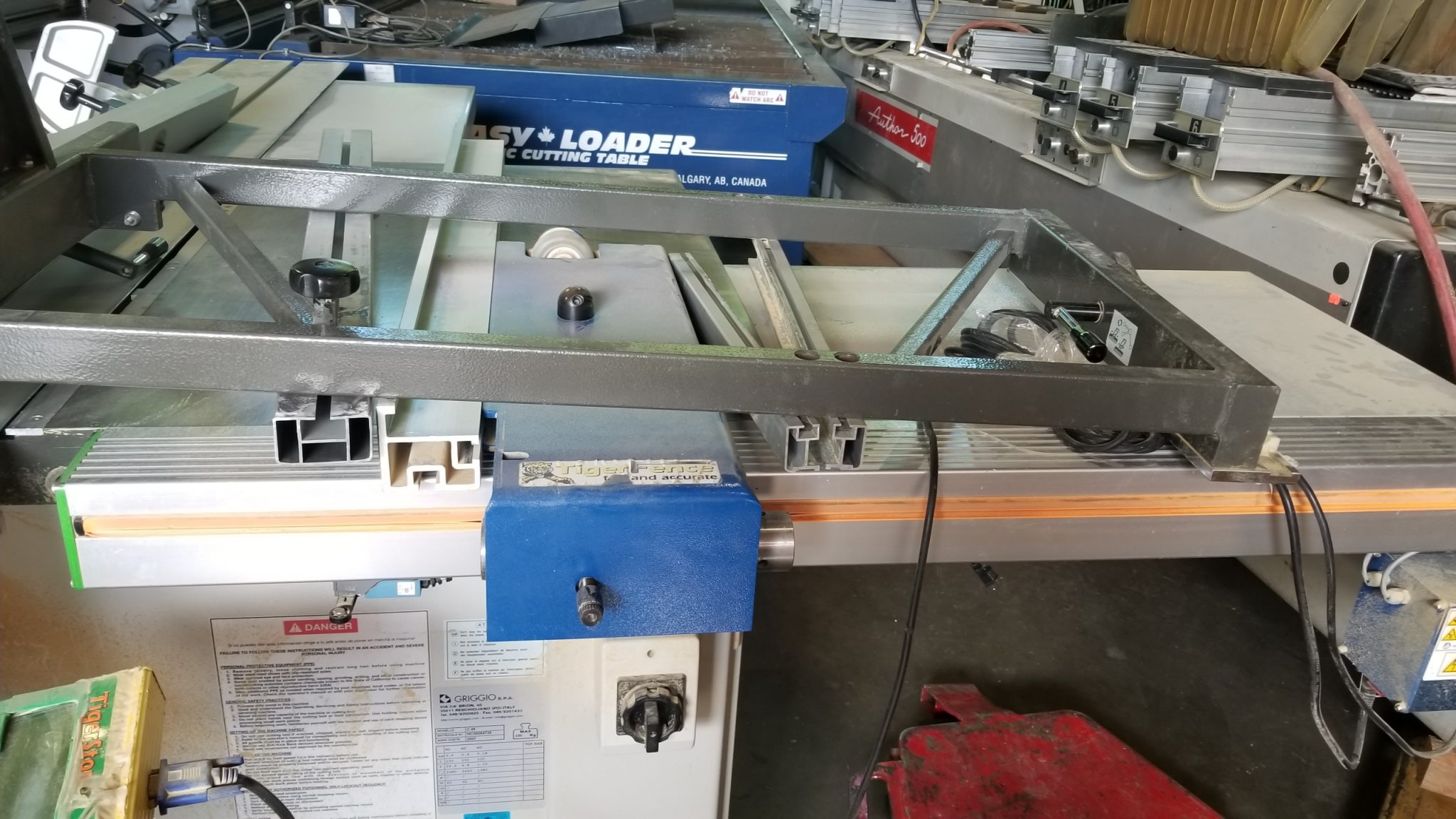 Used Griggio C-45 sliding table saw – Coast Machinery Group