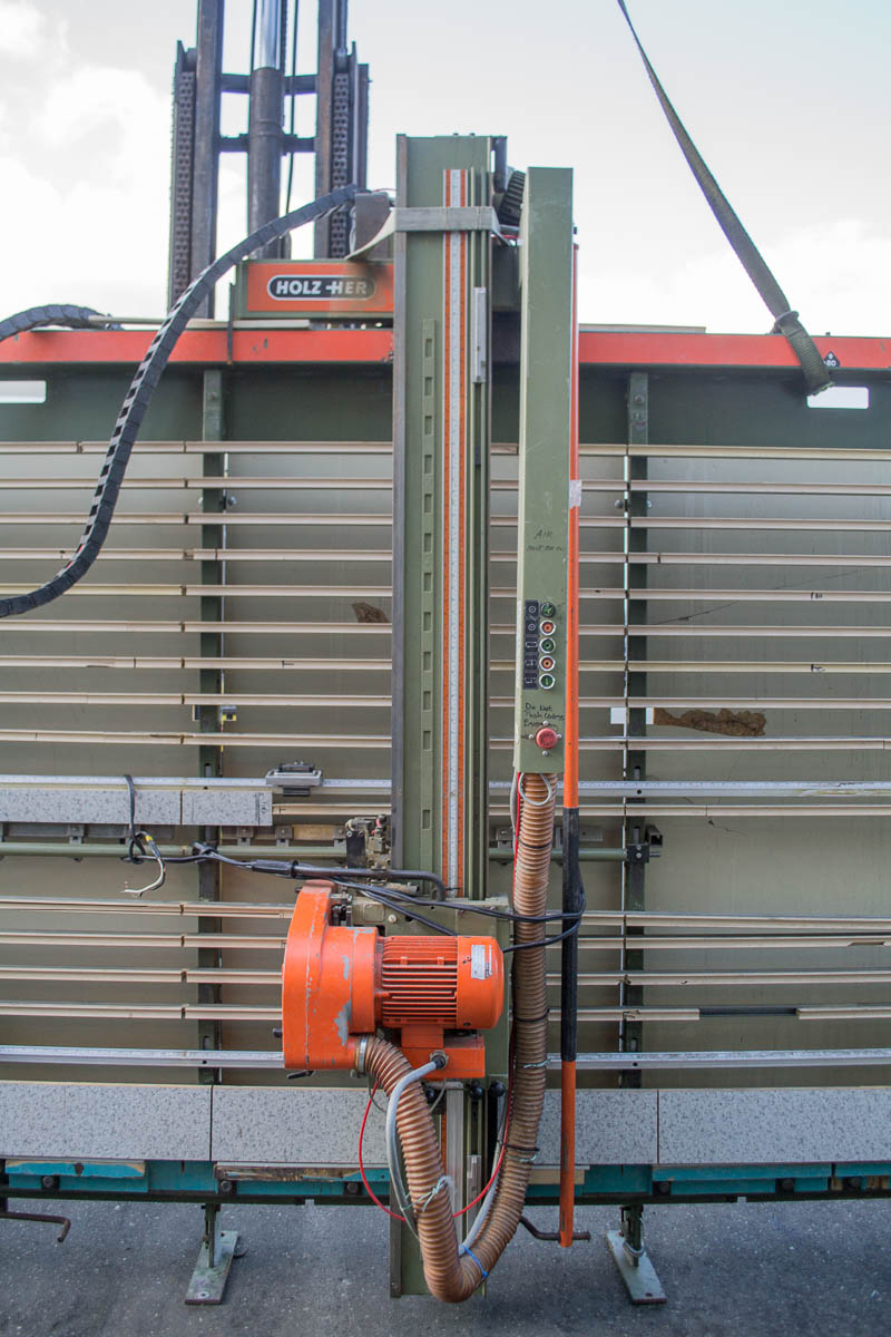 Holzher 1270 Automatic Vertical Panel Saw – Coast Machinery Group