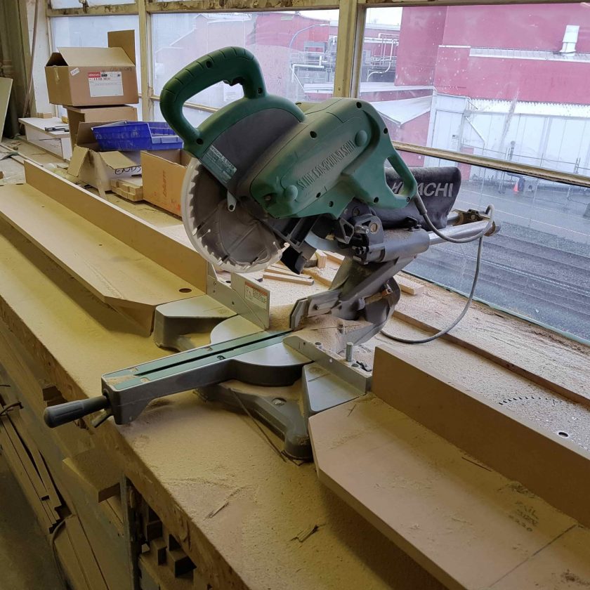 Used Hitachi C10FSB 12 Amp 10 -Inch Dual Bevel Sliding Compound Miter ...