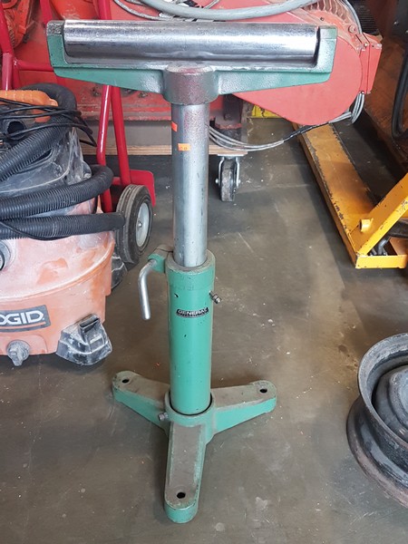 Used 2 Heavy Duty Roller Stands – Coast Machinery Group