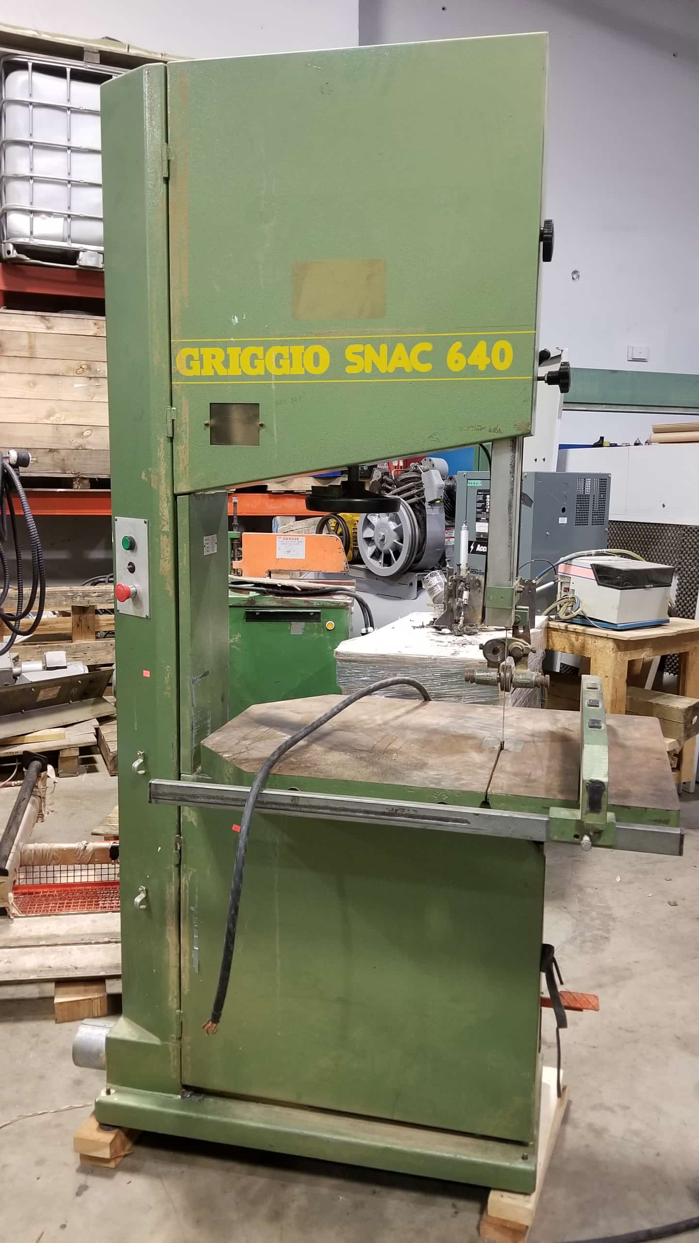 Used Griggio SNAC 640 Bandsaw – Coast Machinery Group
