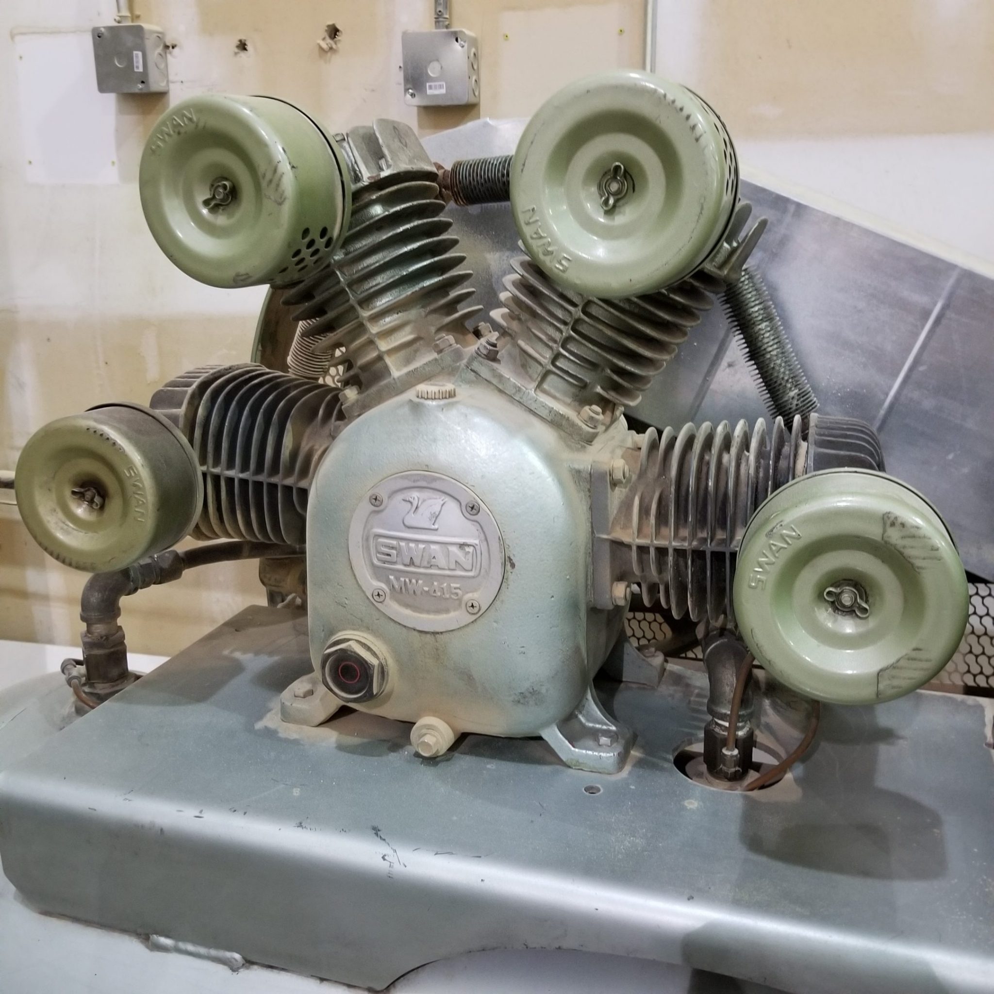 Used Swan 15HP Air Compressor – Coast Machinery Group