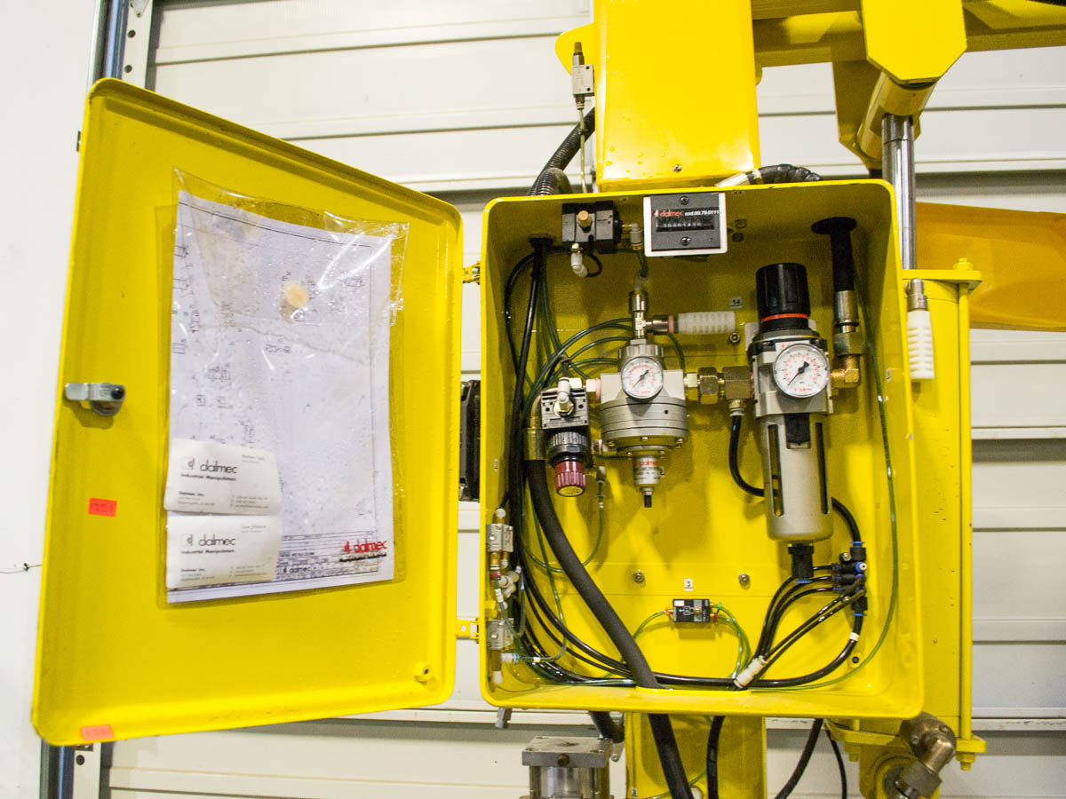 Used Dalmec Industrial manipulator – Coast Machinery Group