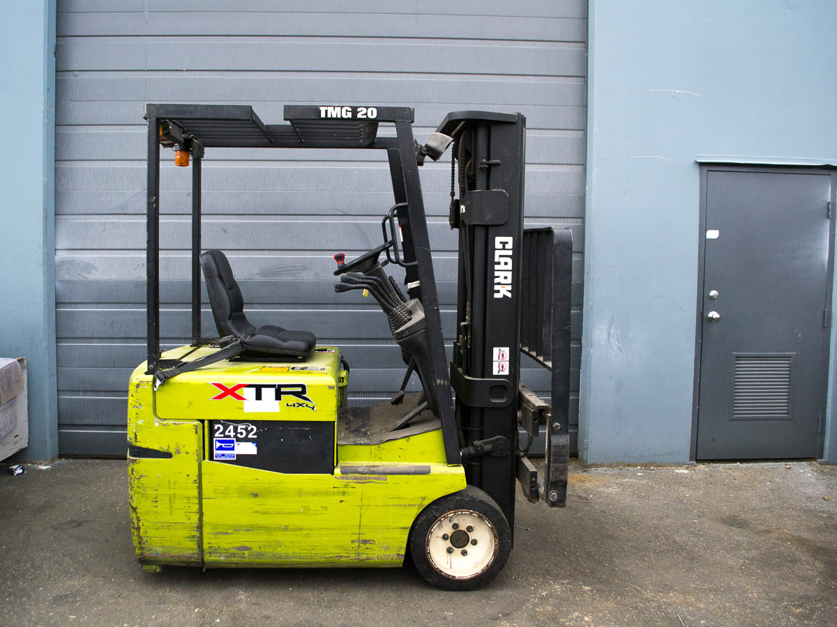Clark TMG20 4000lbs Forklift – Coast Machinery Group