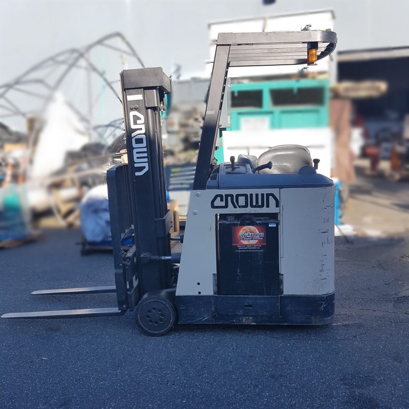 Used Crown RC 3000 Forklift – Coast Machinery Group