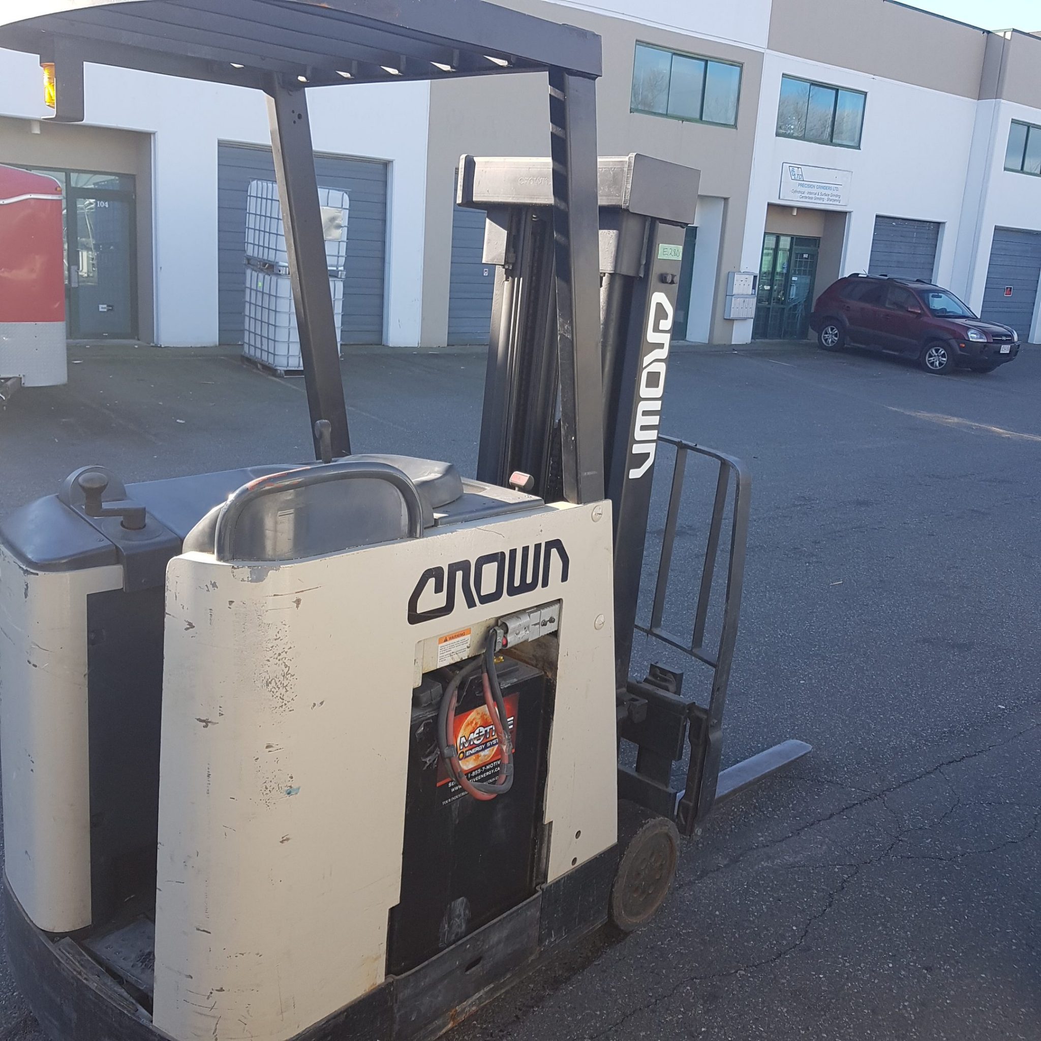 Used Crown RC 3000 Forklift – Coast Machinery Group
