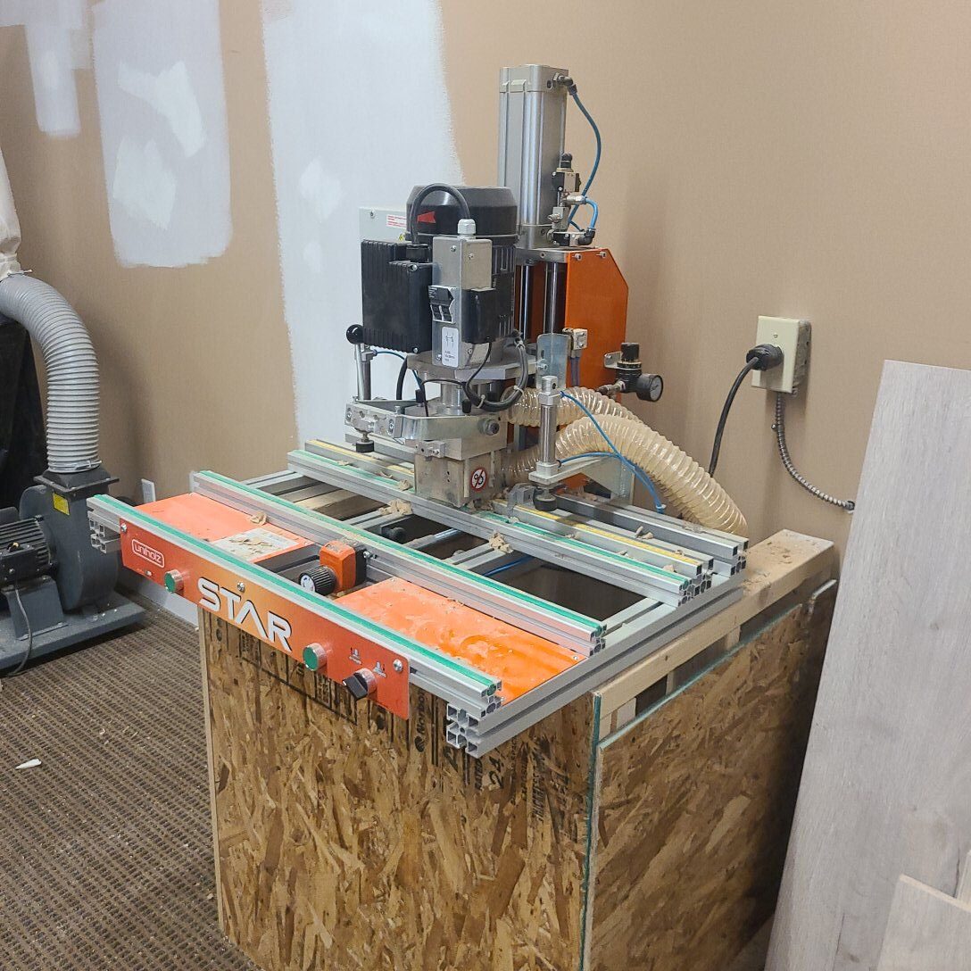 Used Uniholz Star Hinge Drill – Coast Machinery Group