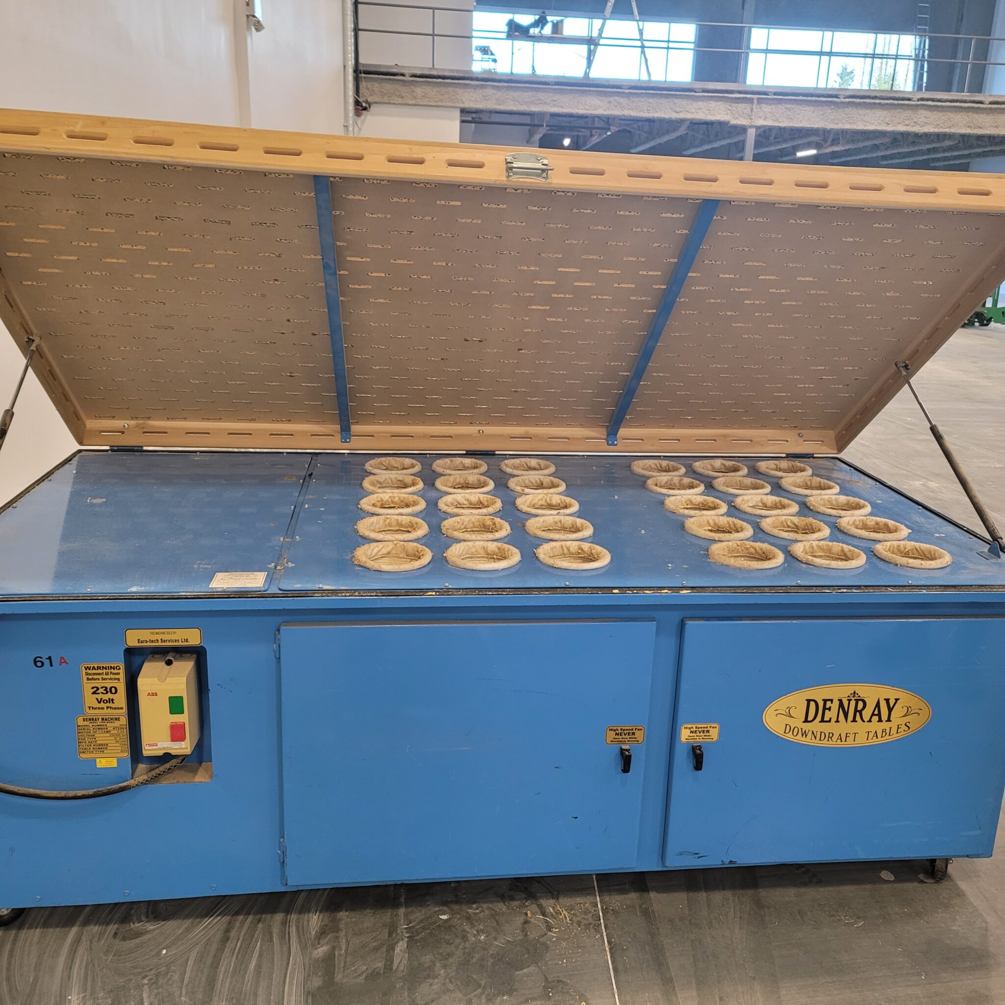Used Denray Downdraft Table – Coast Machinery Group