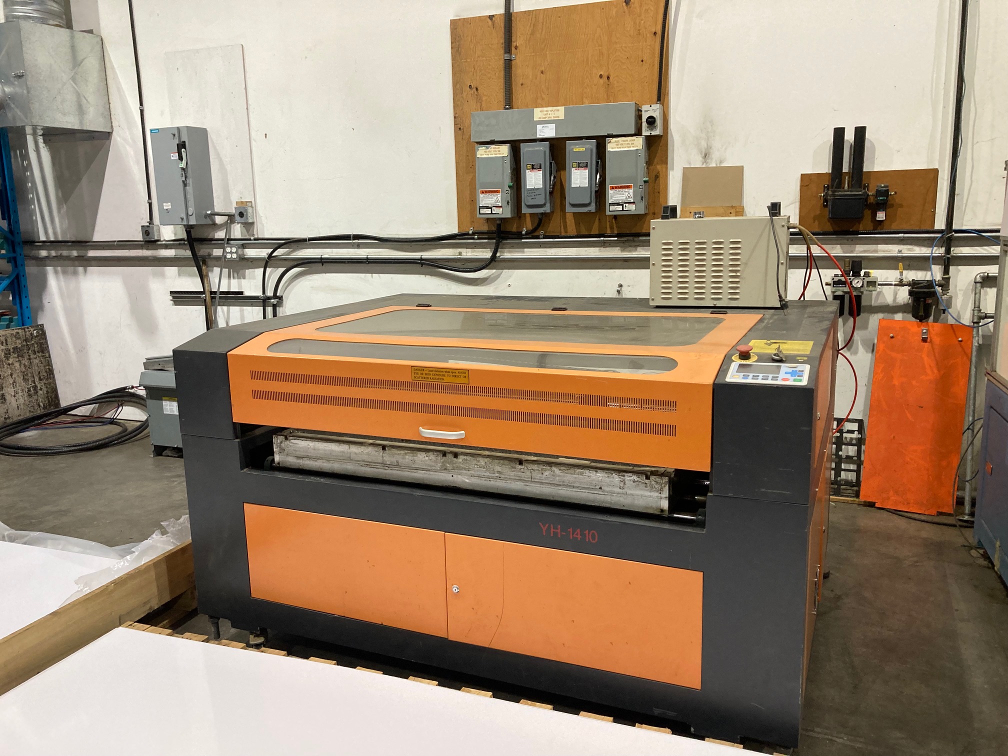 Used YH-1410 Lazer Engraver – Coast Machinery Group