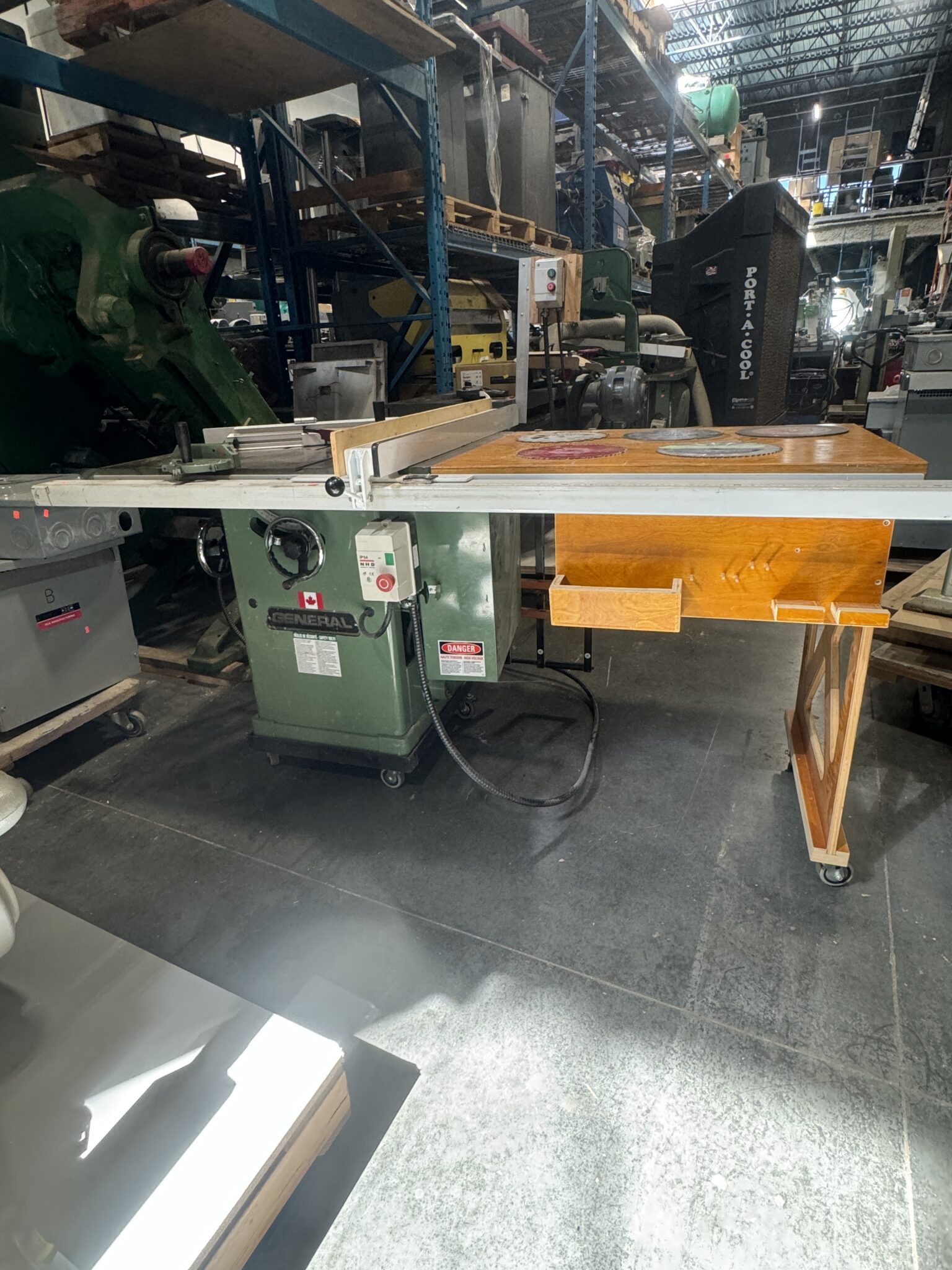 Used Canadian General 350 Cabinetry Table Saw – Coast Machinery Group