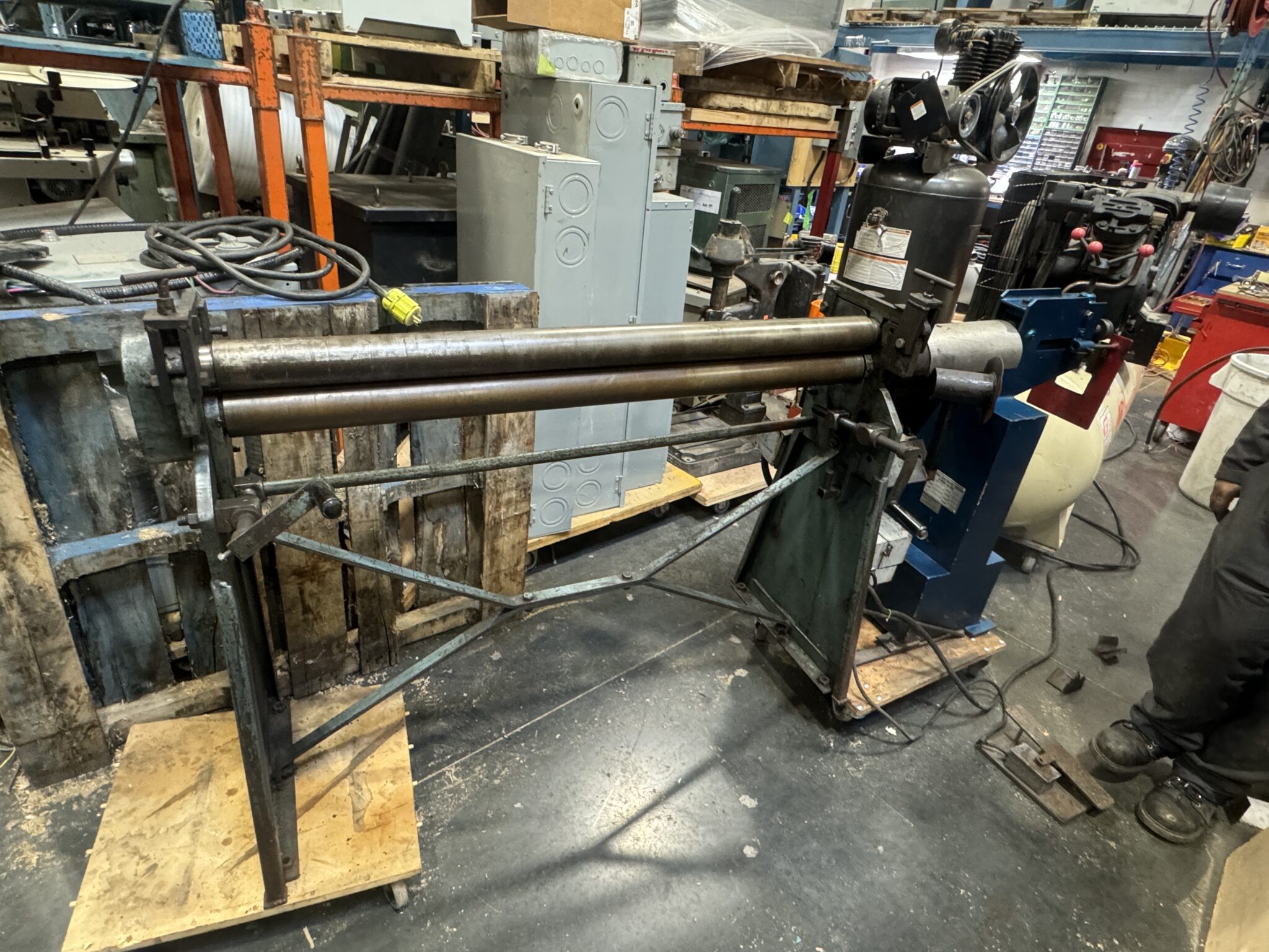 Used LH-10 Pyramid Roller – Coast Machinery Group