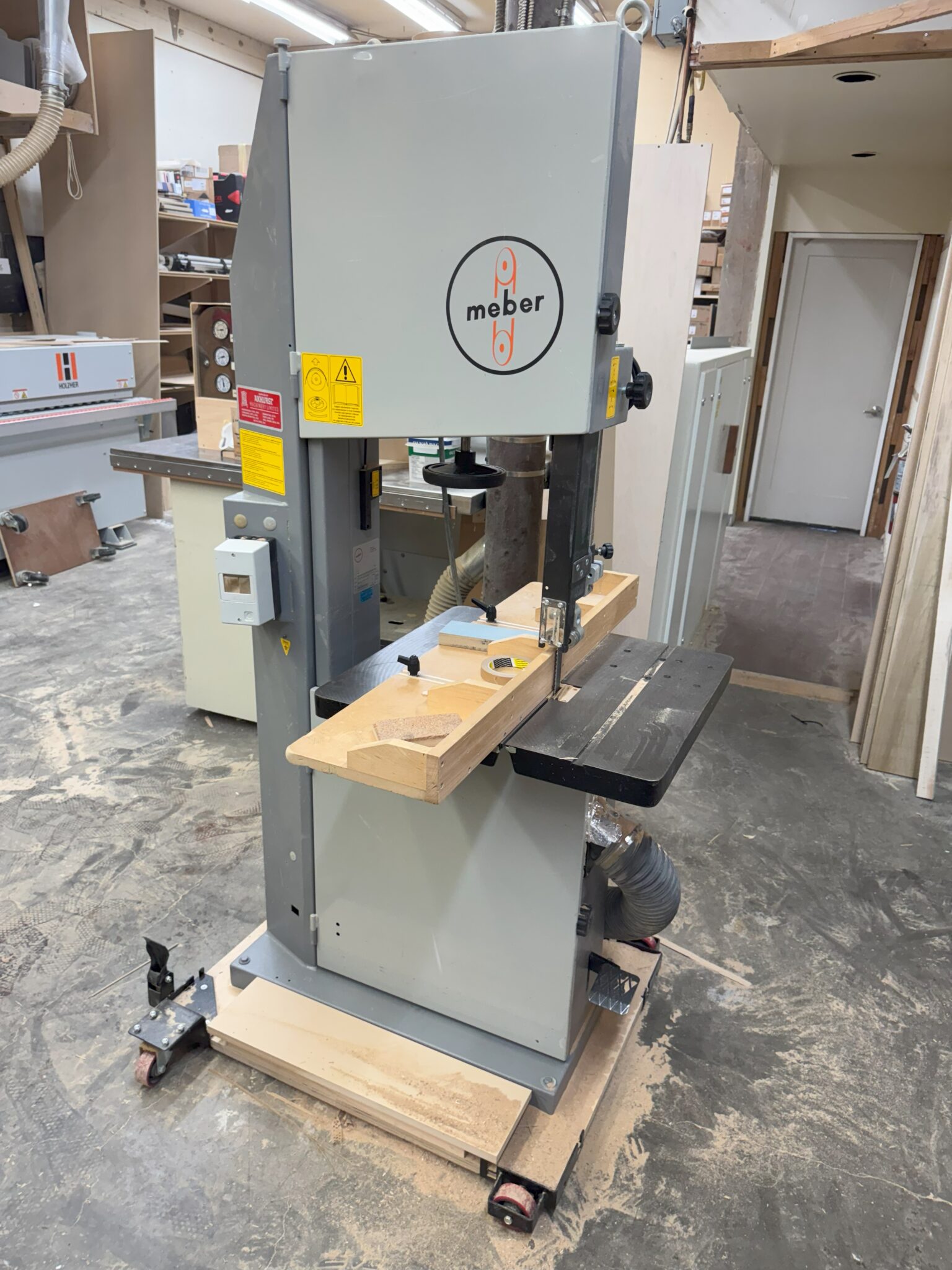 Used Meber 500 Bandsaw – Coast Machinery Group